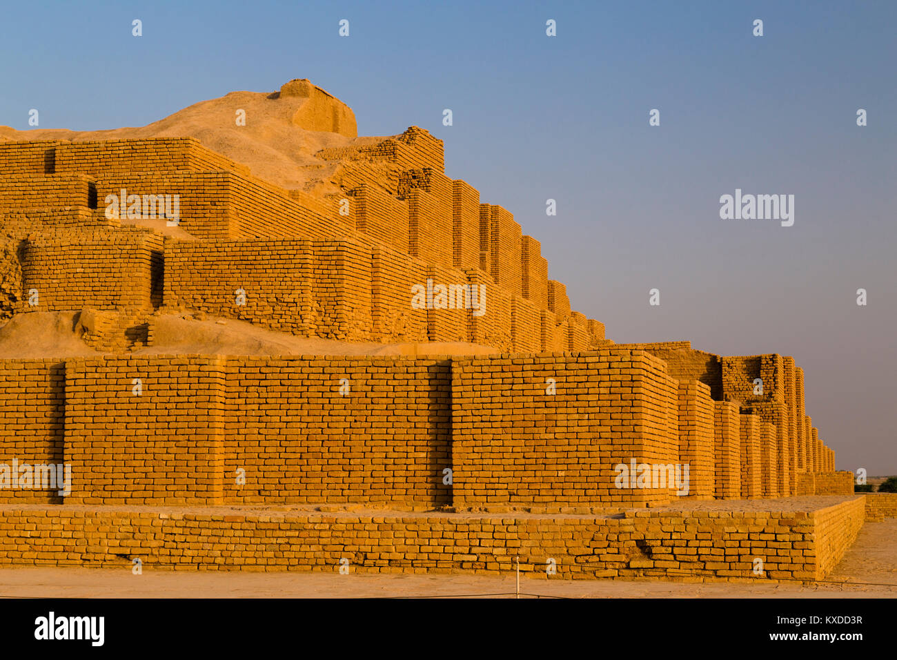 Ziggurat hi-res stock photography and images - Alamy