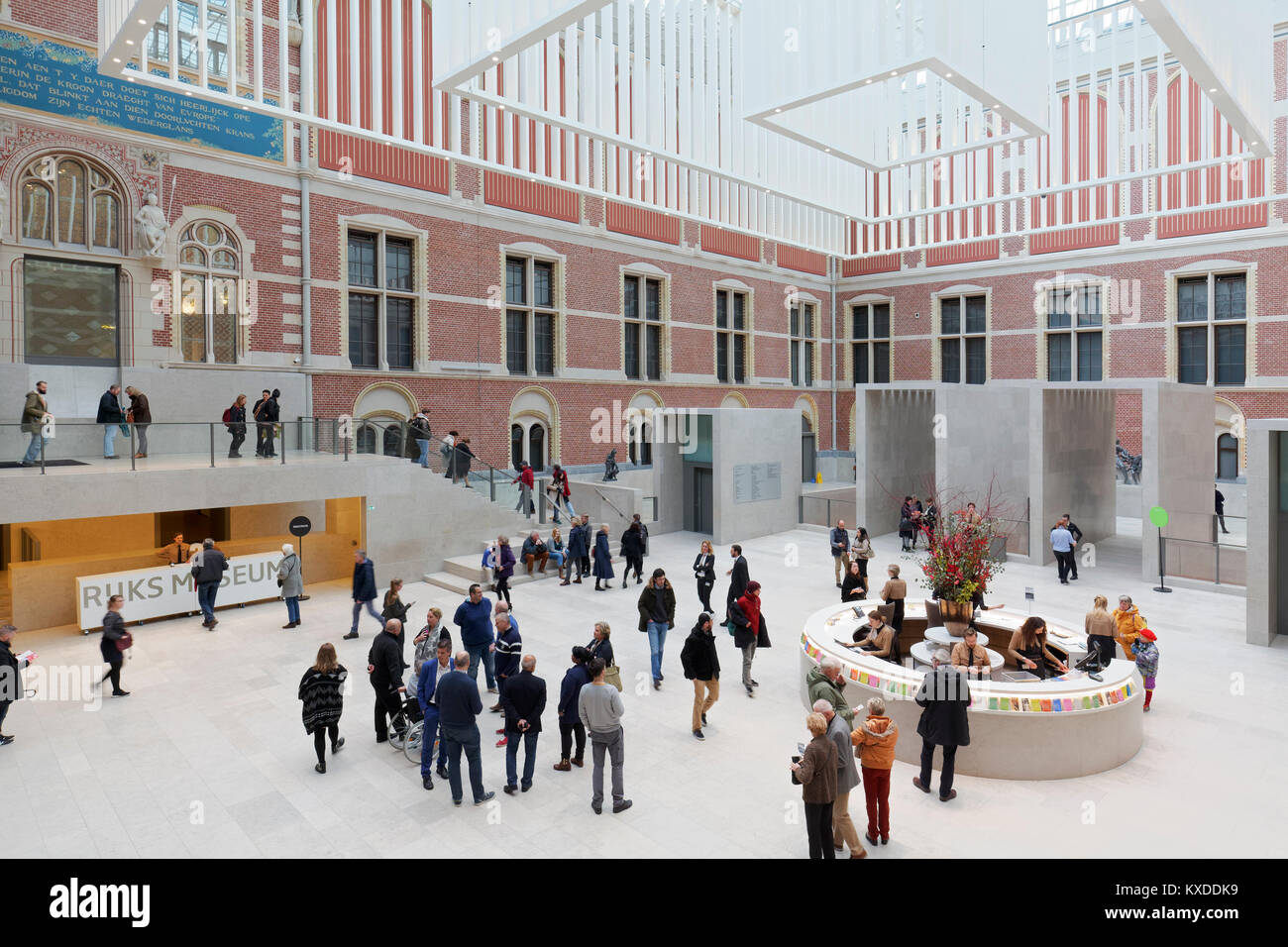 Atrium glass hi-res stock photography and images - Alamy