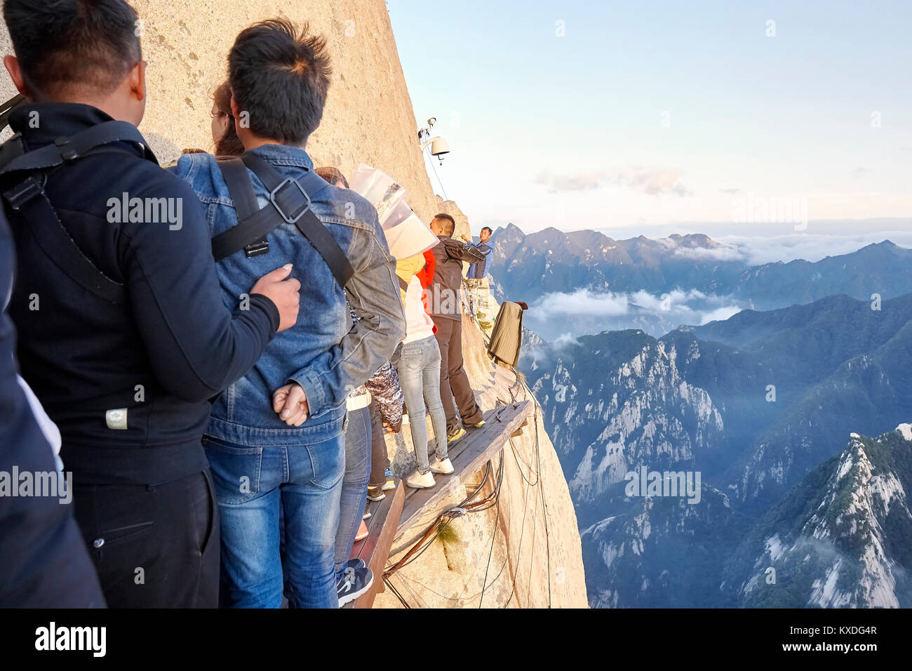 Huashan plank walk High Resolution Stock Photography and Images - Alamy