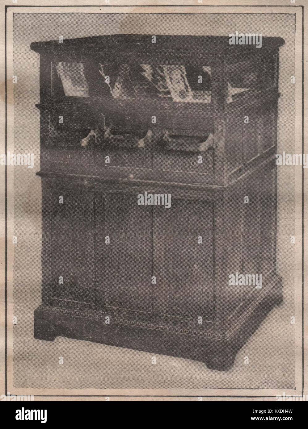 Cigar vending machine hi-res stock photography and images - Alamy