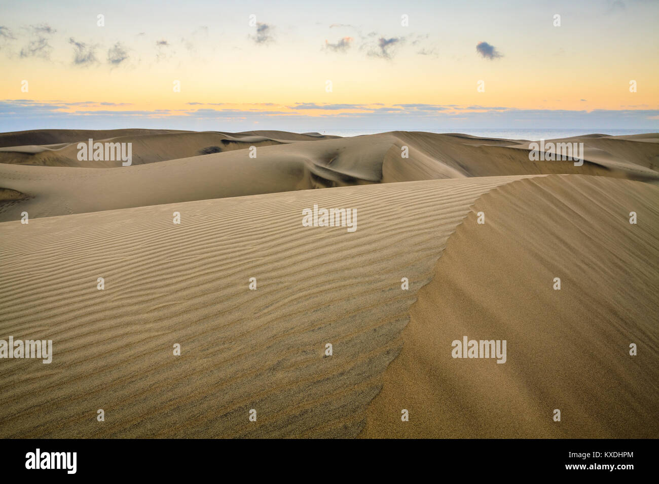 Landscape of empty sand desert. Dunes of Maspalomas, Gran Canaria ...