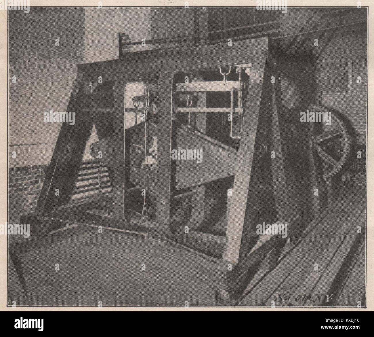 Torsional strength hi-res stock photography and images - Alamy