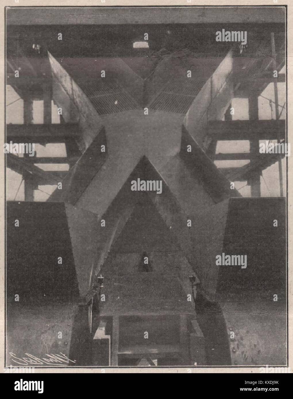 Two-way Chutes from Conveyors to Disintegrators are made with Screen ...
