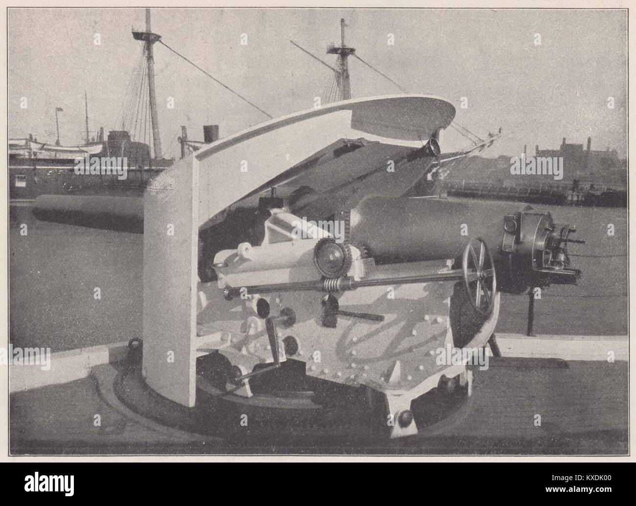 Breech loading hi-res stock photography and images - Alamy