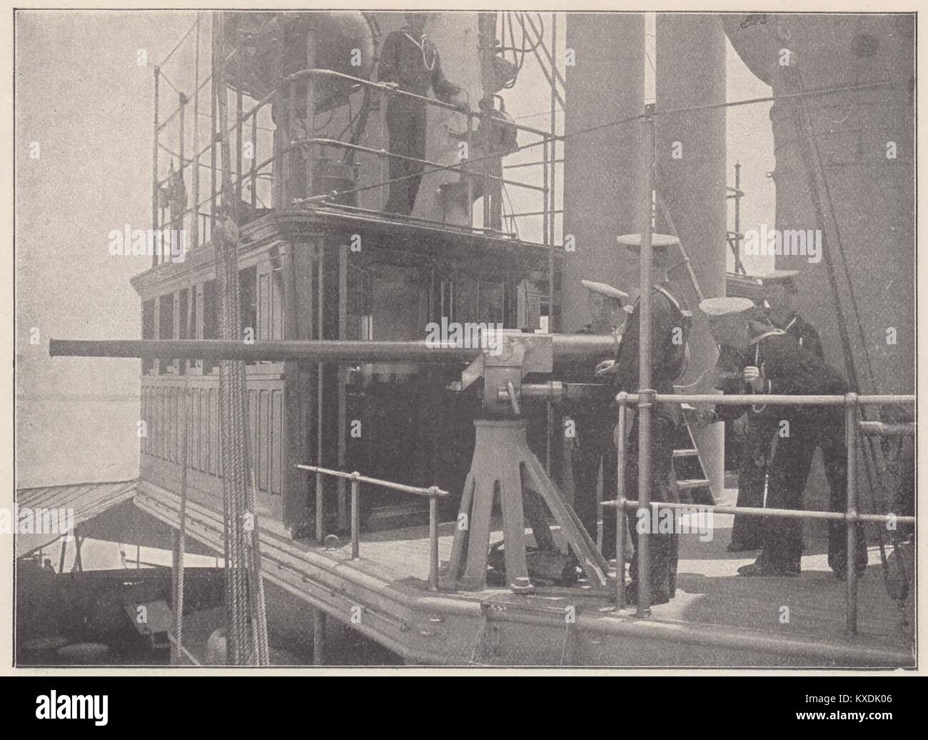 Breech loading hi-res stock photography and images - Alamy