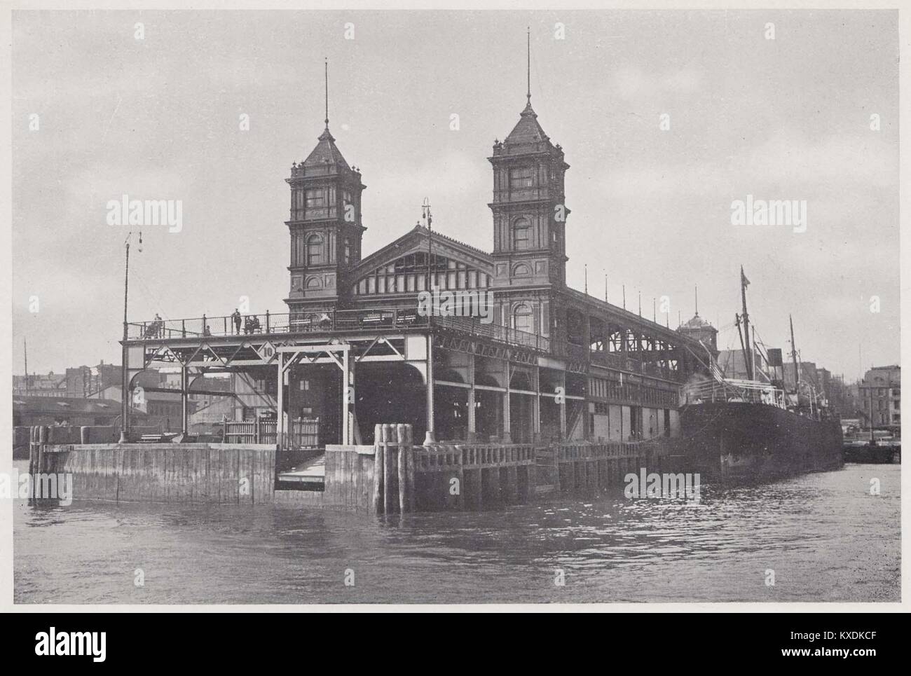 Philadelphia pier hi-res stock photography and images - Alamy