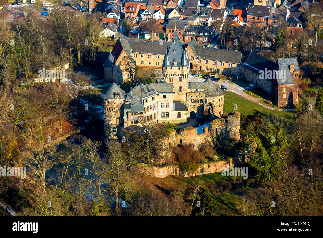 Hülchrath moated castle, Grevenbroich, Rhineland, North Rhine ...