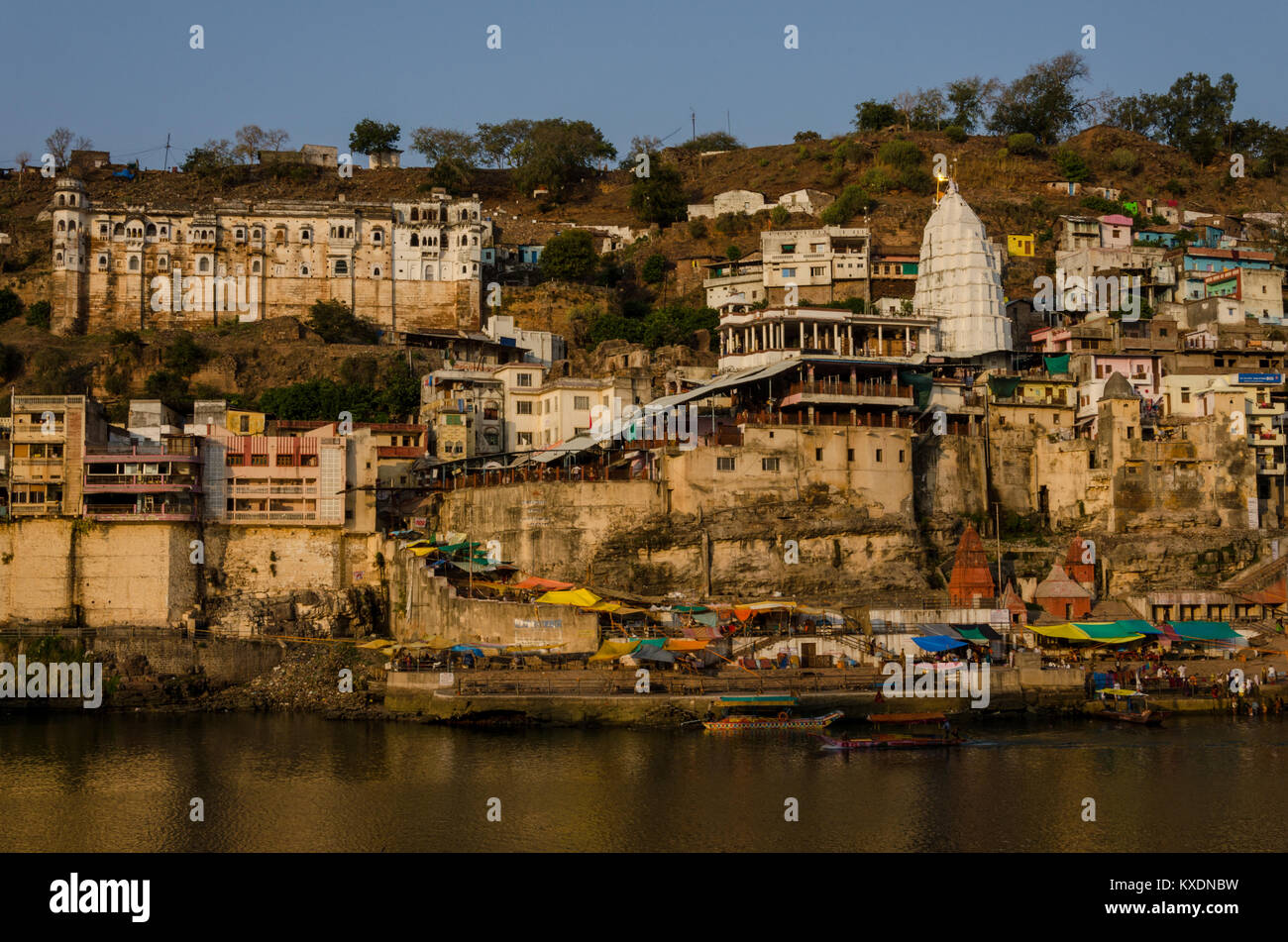 Pilgrims in Omkareshwar, Madhya Pradesh, India Stock Photo - Alamy