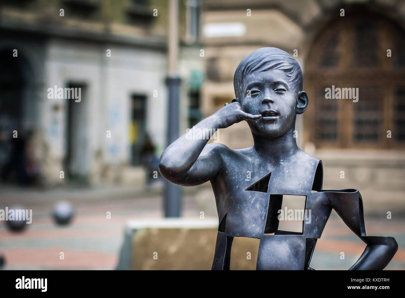 Mobile phone sculpture hi-res stock photography and images - Alamy