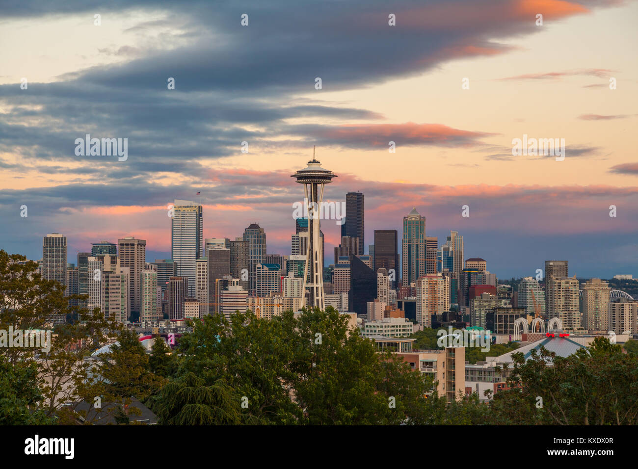 Skyline seattle usa space needle architecture hi-res stock photography ...