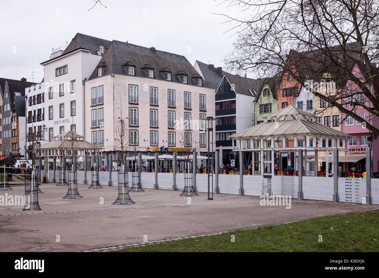 Mobile hochwasserschutzwand hi-res stock photography and images - Alamy
