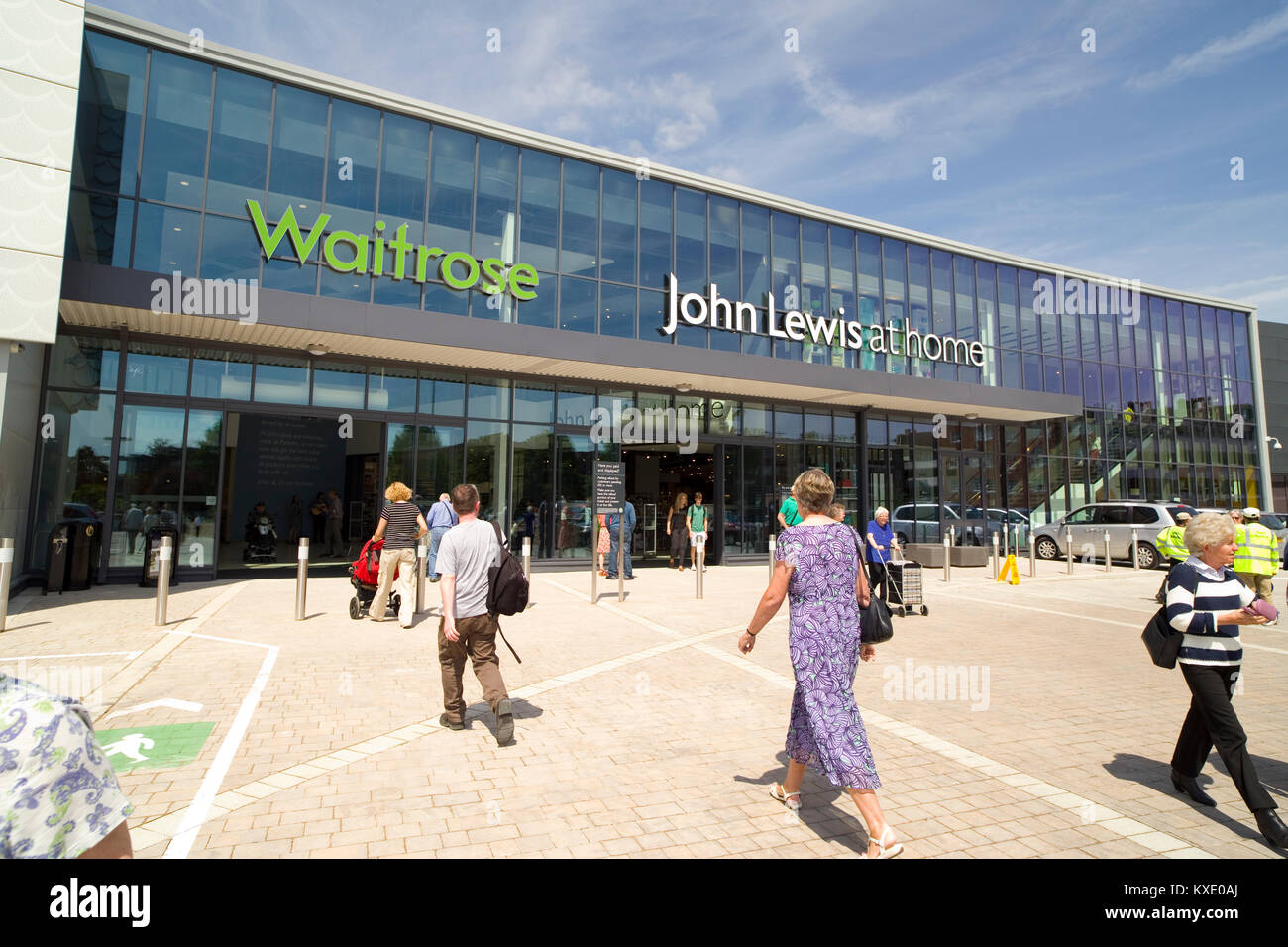 John lewis and waitrose hi-res stock photography and images - Alamy