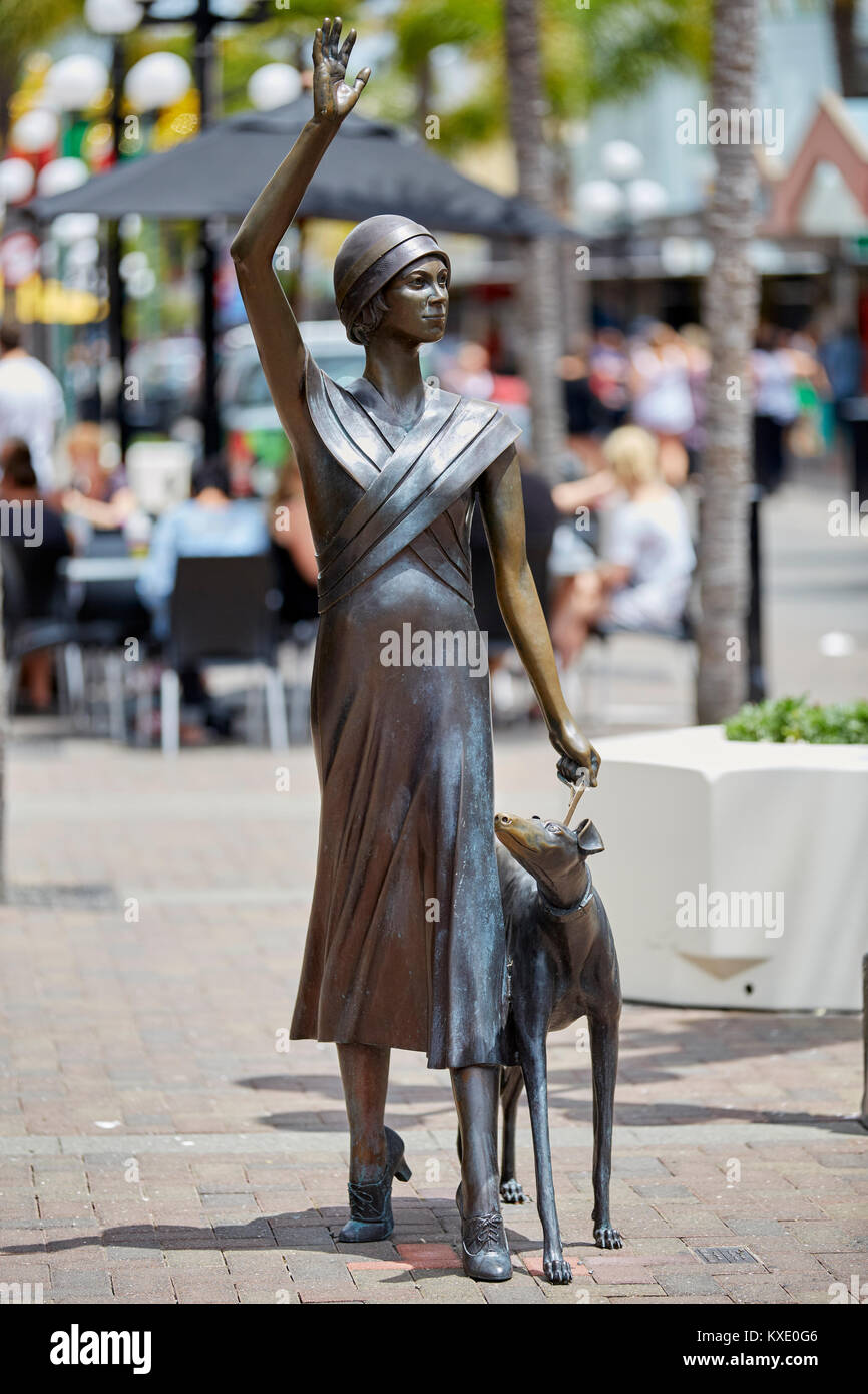 A Wave in Time bronze sculpture by Mark Whyte on Emerson Street in ...