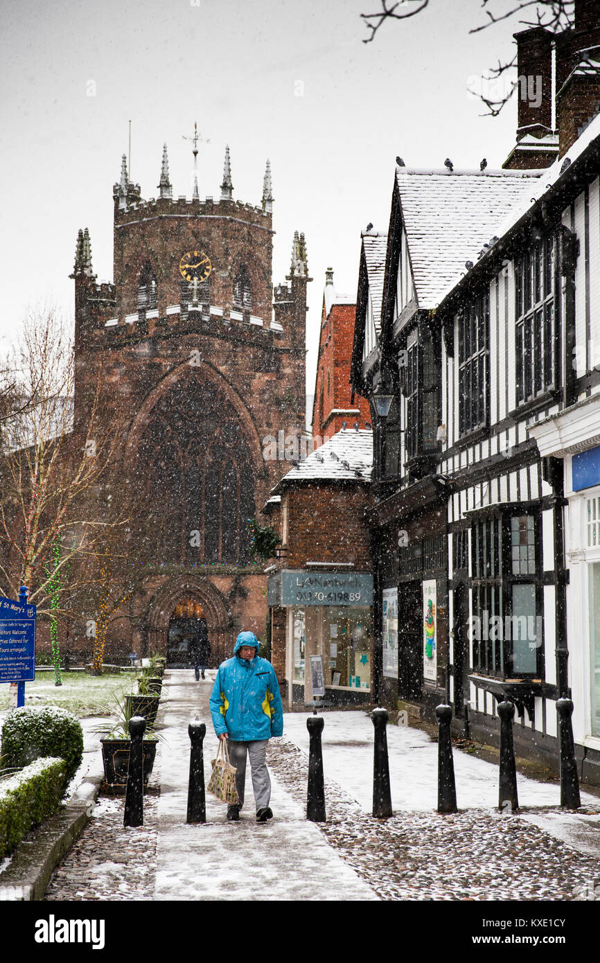 UK, England, Cheshire, Nantwich, High Street, Town Square, St Mary’s ...