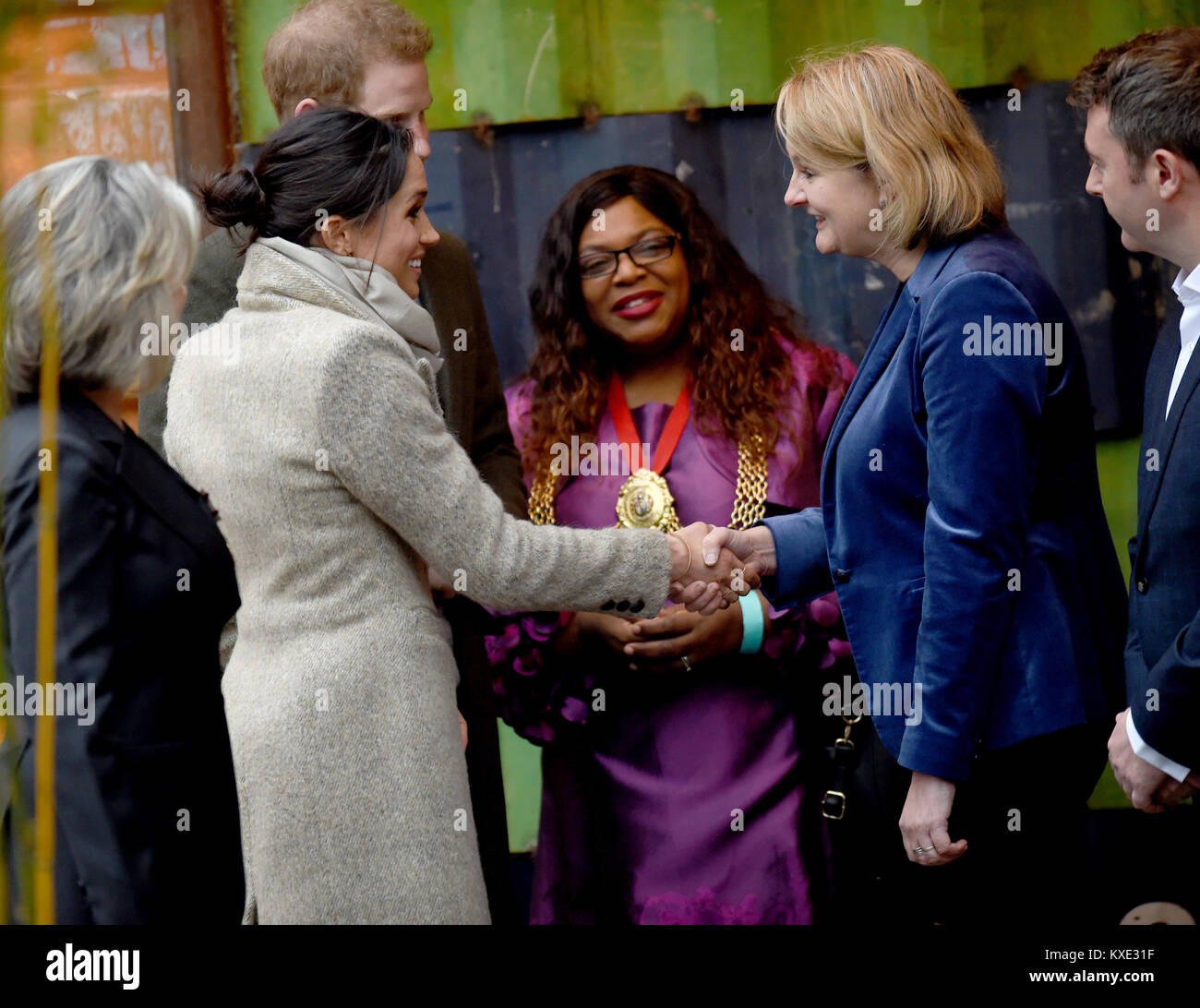 Navy blue suit hi-res stock photography and images - Alamy