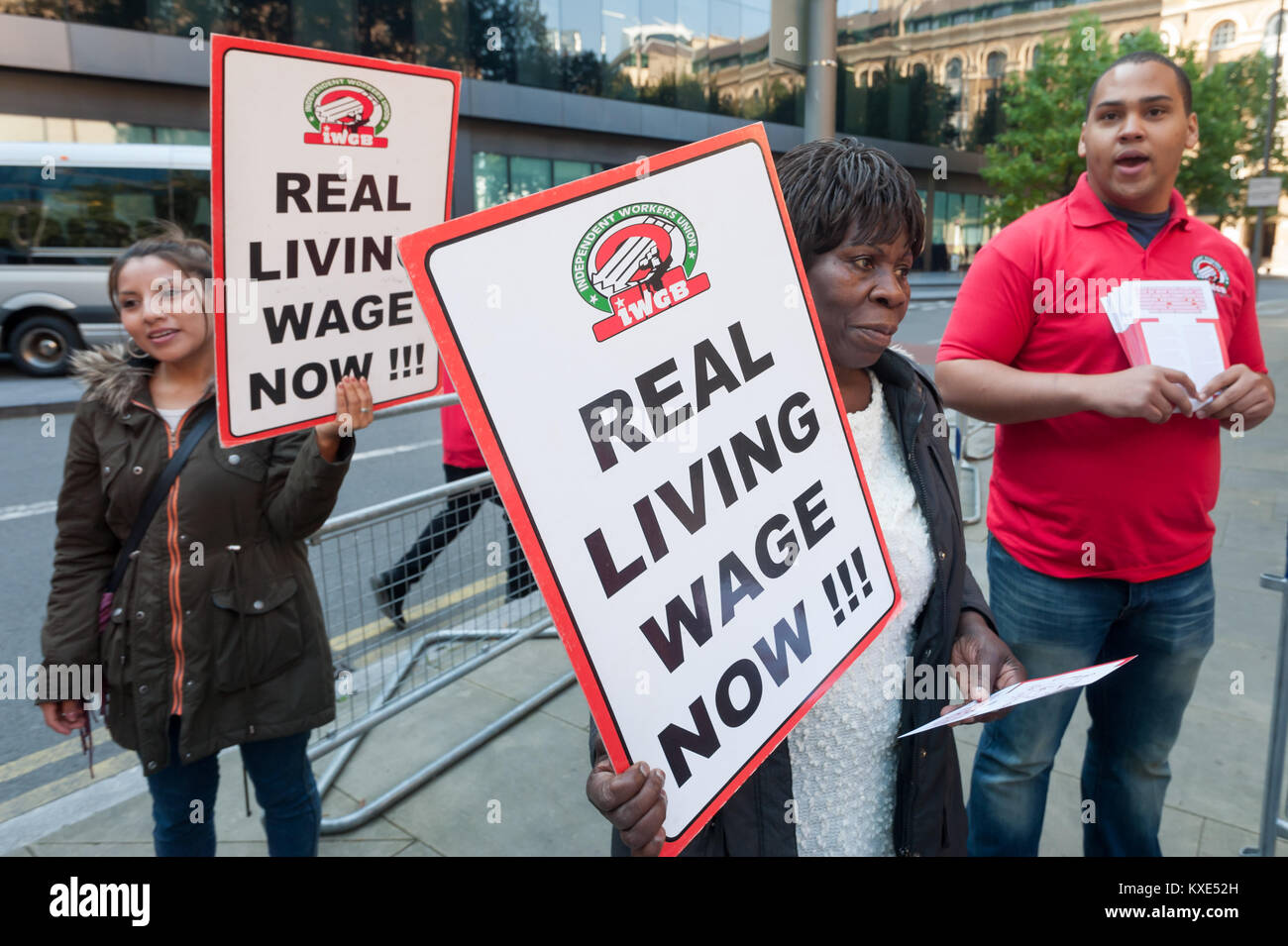 IWGB protesters hold placards 'Real Living Wage Now!!!' outside ...