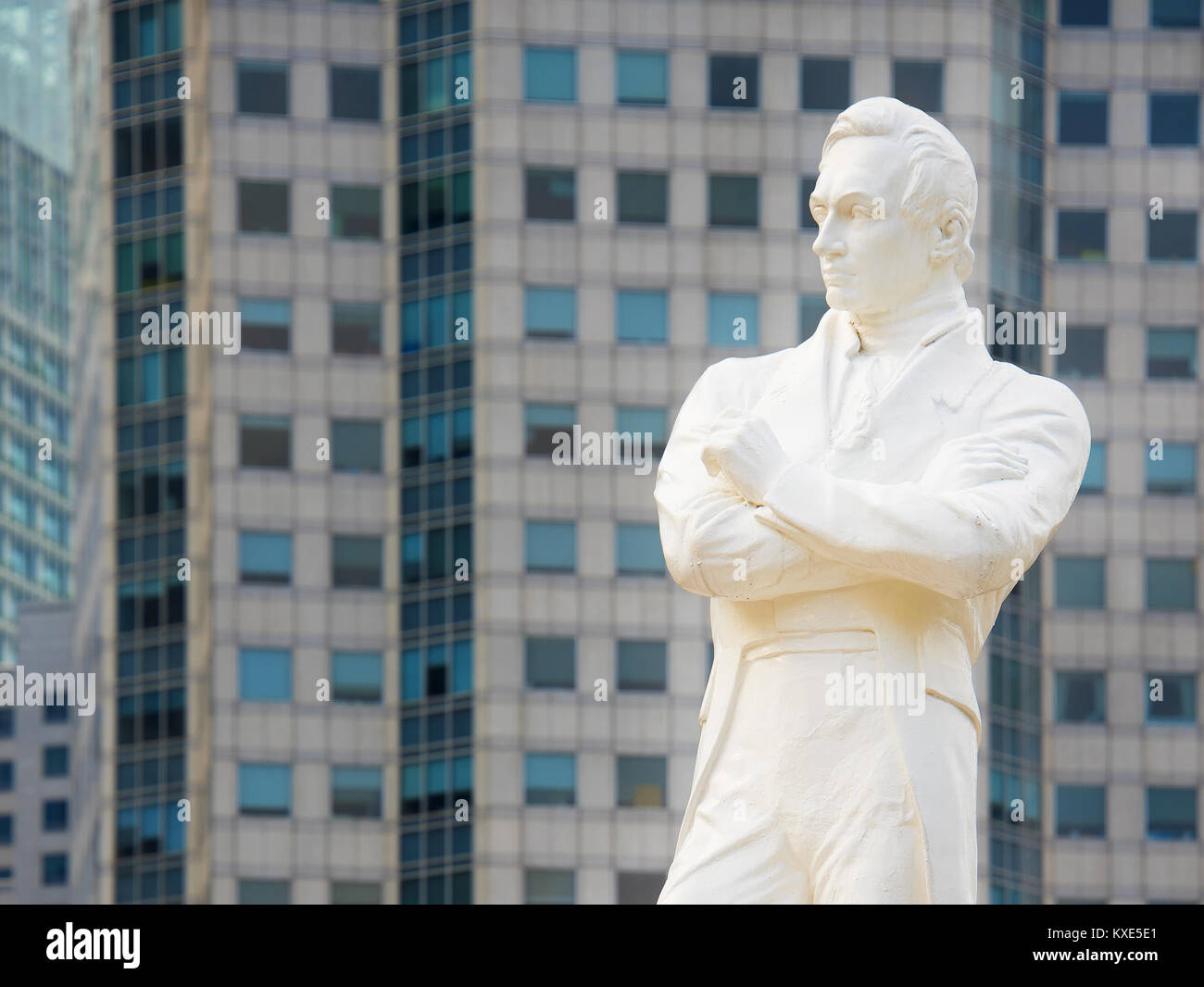 Raffles statue sir stamford raffles hi-res stock photography and images ...