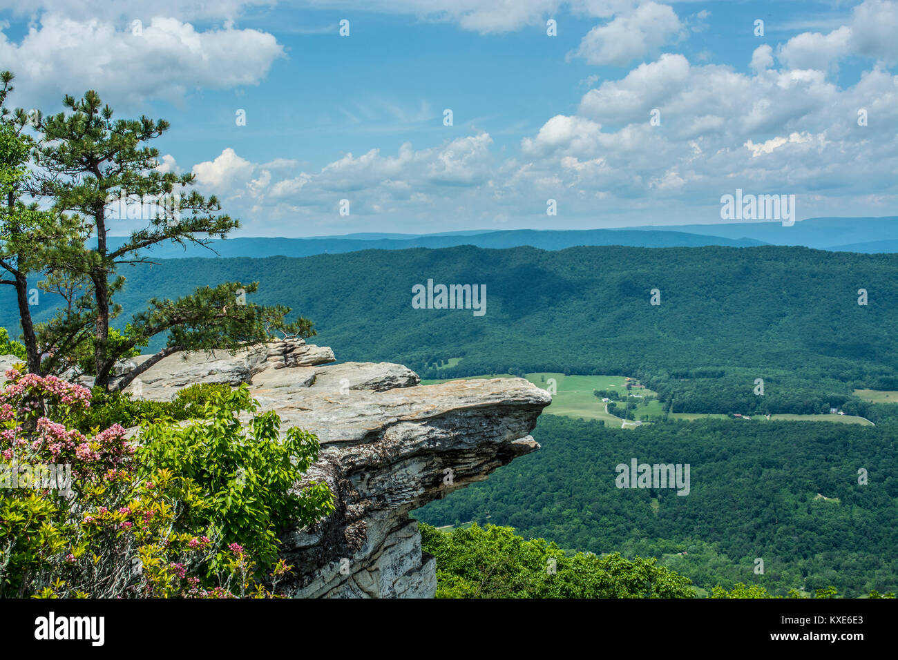 Mcafee's knob overlook hiking hi-res stock photography and images - Alamy