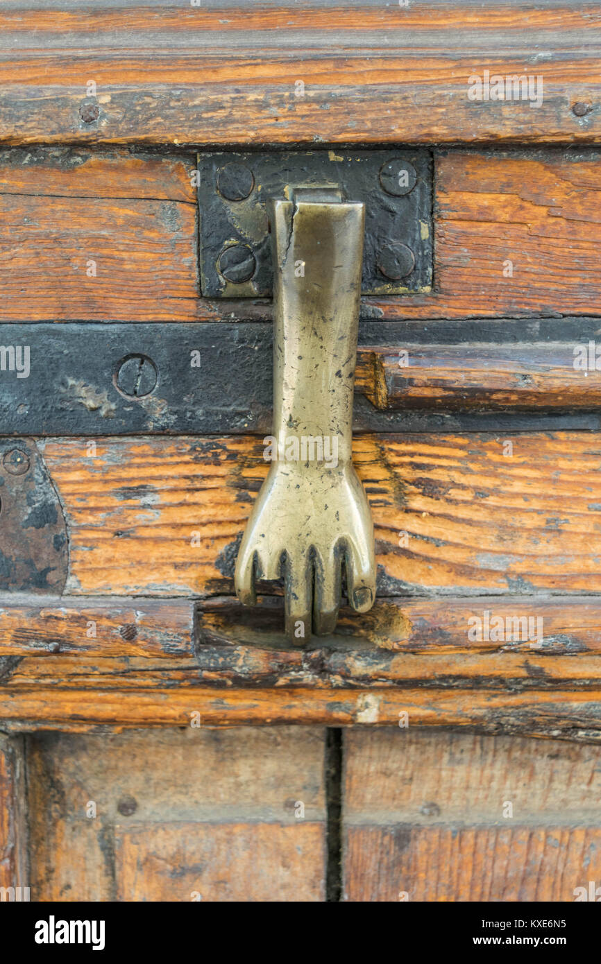 Missing door handle hi-res stock photography and images - Alamy
