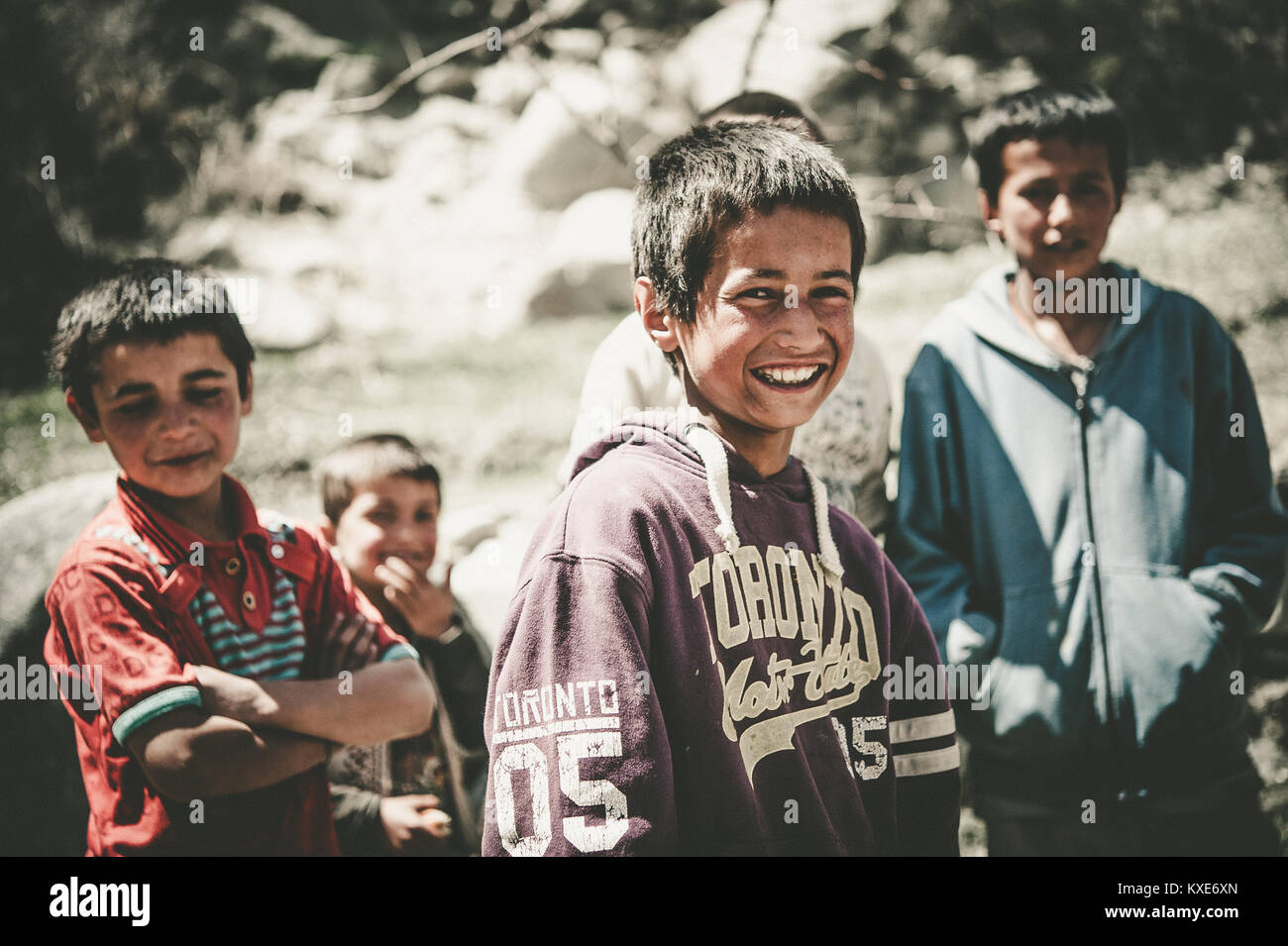 Pakistan street children education hi-res stock photography and images ...