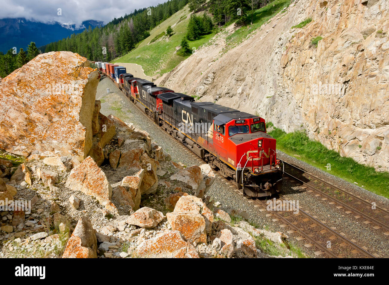 Canadian national diesel locomotive hi-res stock photography and images ...
