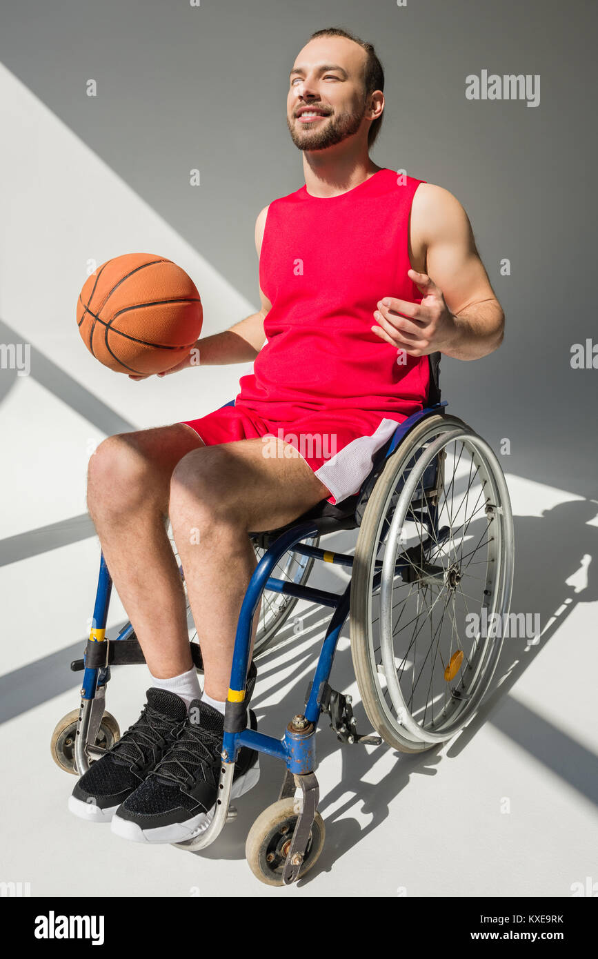 Handicapped playing basketball hi-res stock photography and images - Alamy