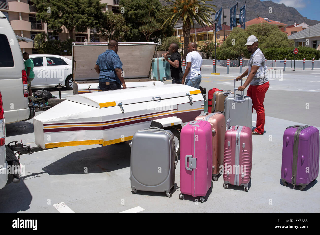 Loaded holidaymakers hi-res stock photography and images - Alamy