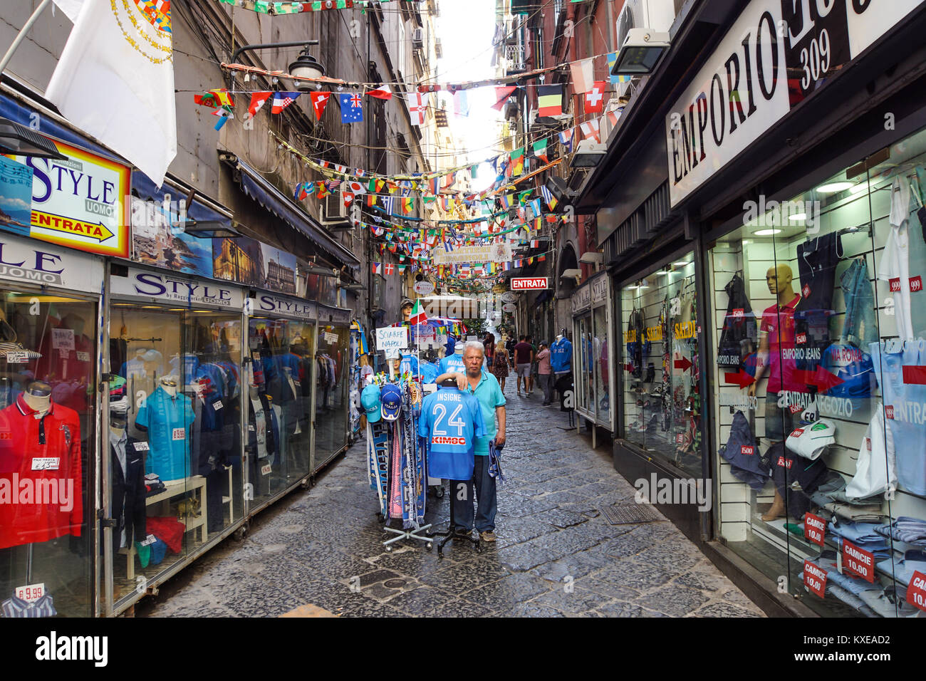 Poor quarters architecture hi-res stock photography and images - Alamy