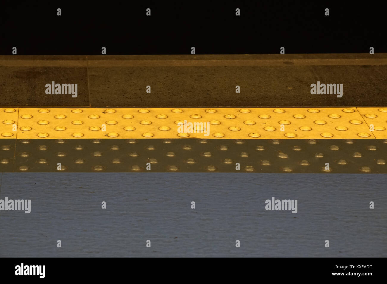 Tactilegroundsurfaceindicators hi-res stock photography and images - Alamy