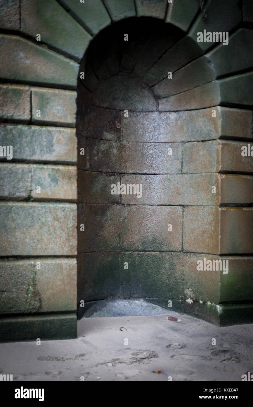 Stone alcove hi-res stock photography and images - Alamy