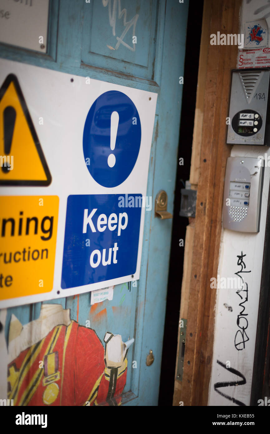 Keep out door sign hi-res stock photography and images - Alamy