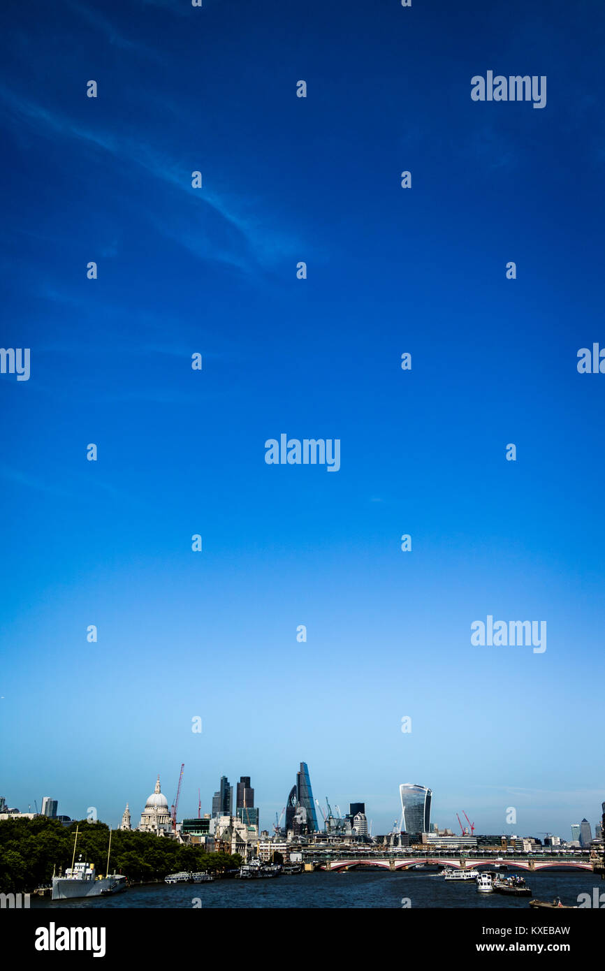 A big sky above the London City skyline Stock Photo - Alamy