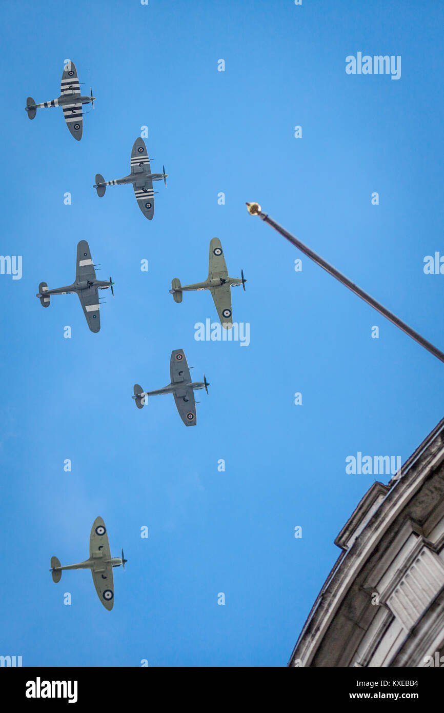 I had no idea these were flying today and just managed to grab a shot ...