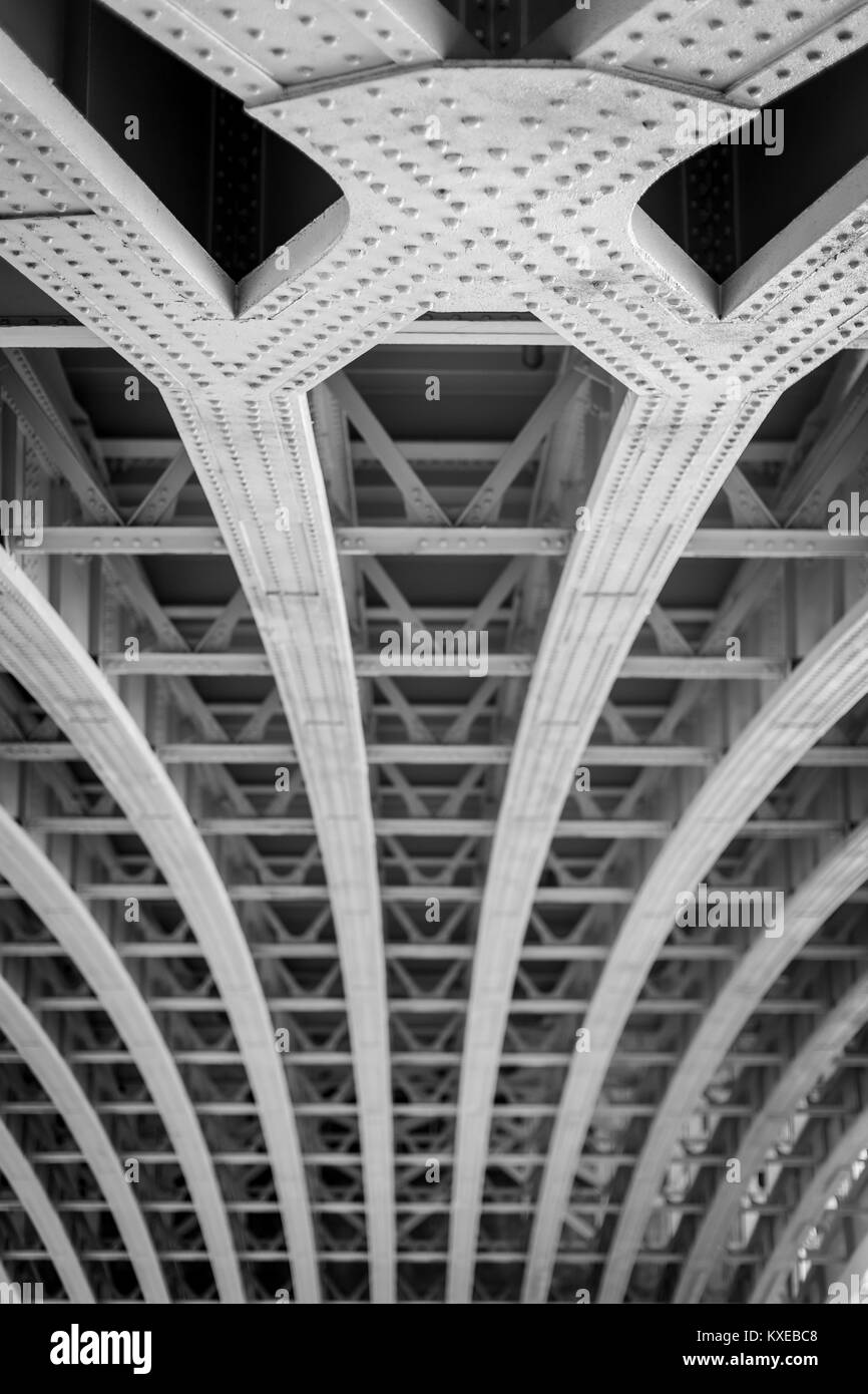 The iron girders underneath Blackfriars Bridge Stock Photo - Alamy