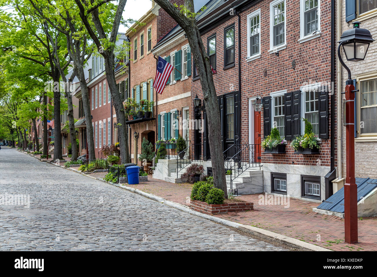 Tree shaded students hi-res stock photography and images - Alamy