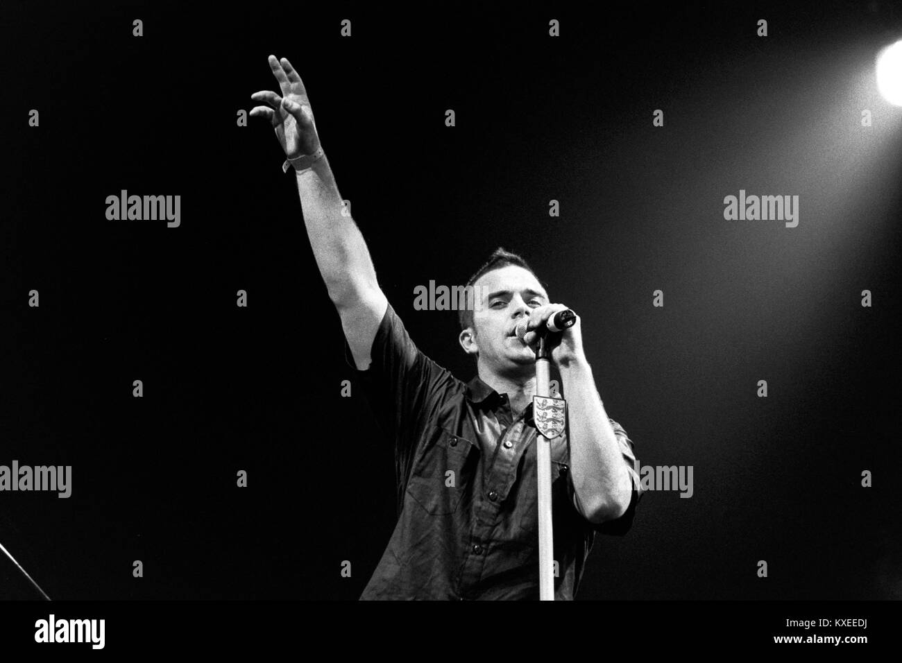 Robbie williams early hi-res stock photography and images - Alamy
