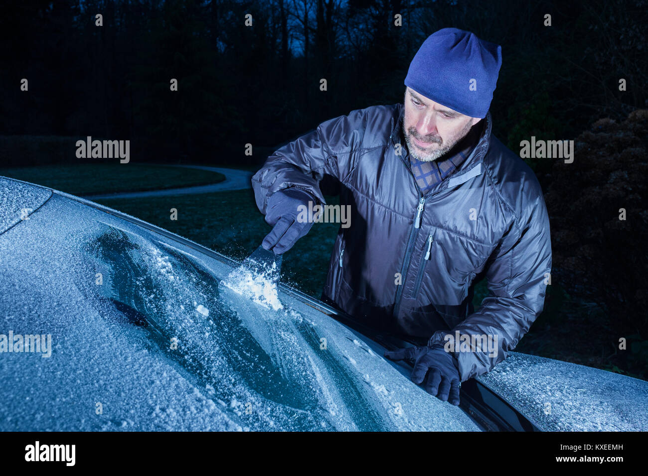 Windscreen scraping hi-res stock photography and images - Alamy