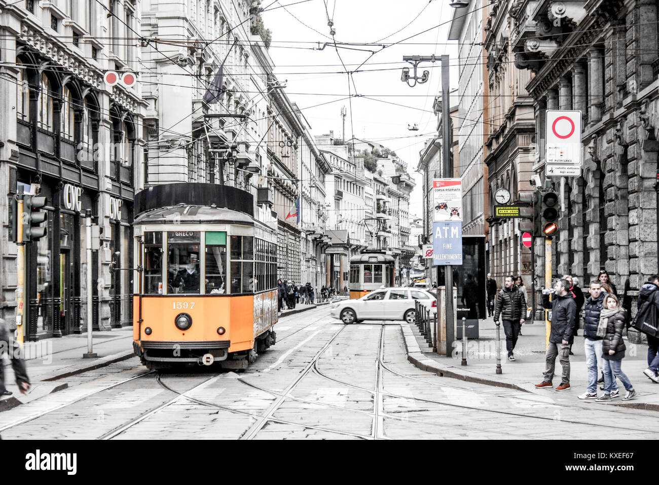 City life milan hi-res stock photography and images - Alamy