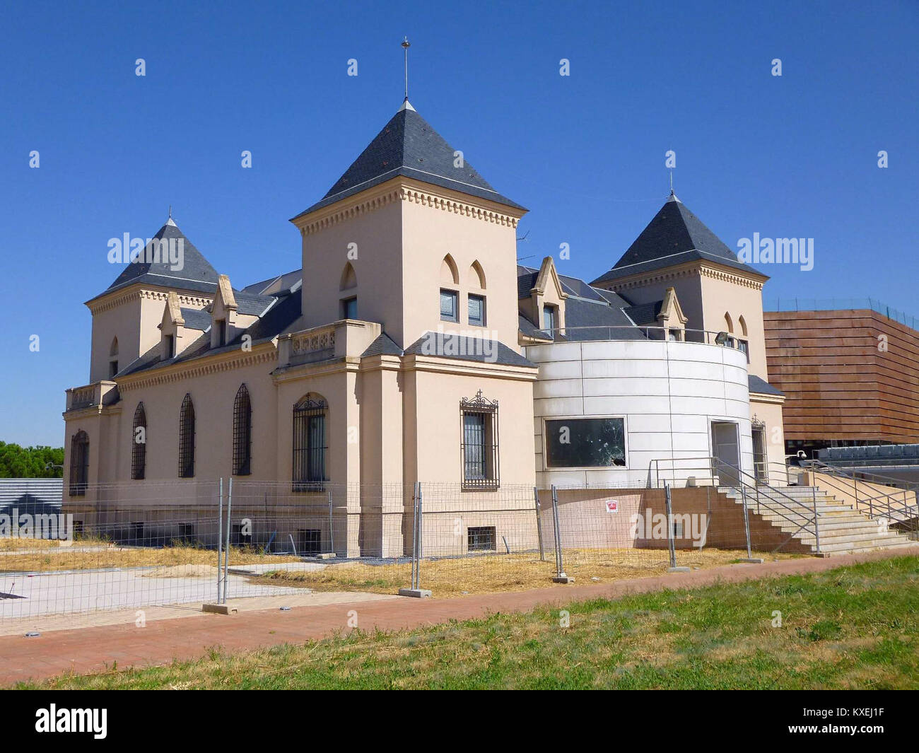 Alcorcón - Castillos de Valderas y Museo de Arte de Vidrio de Alcorcón ...