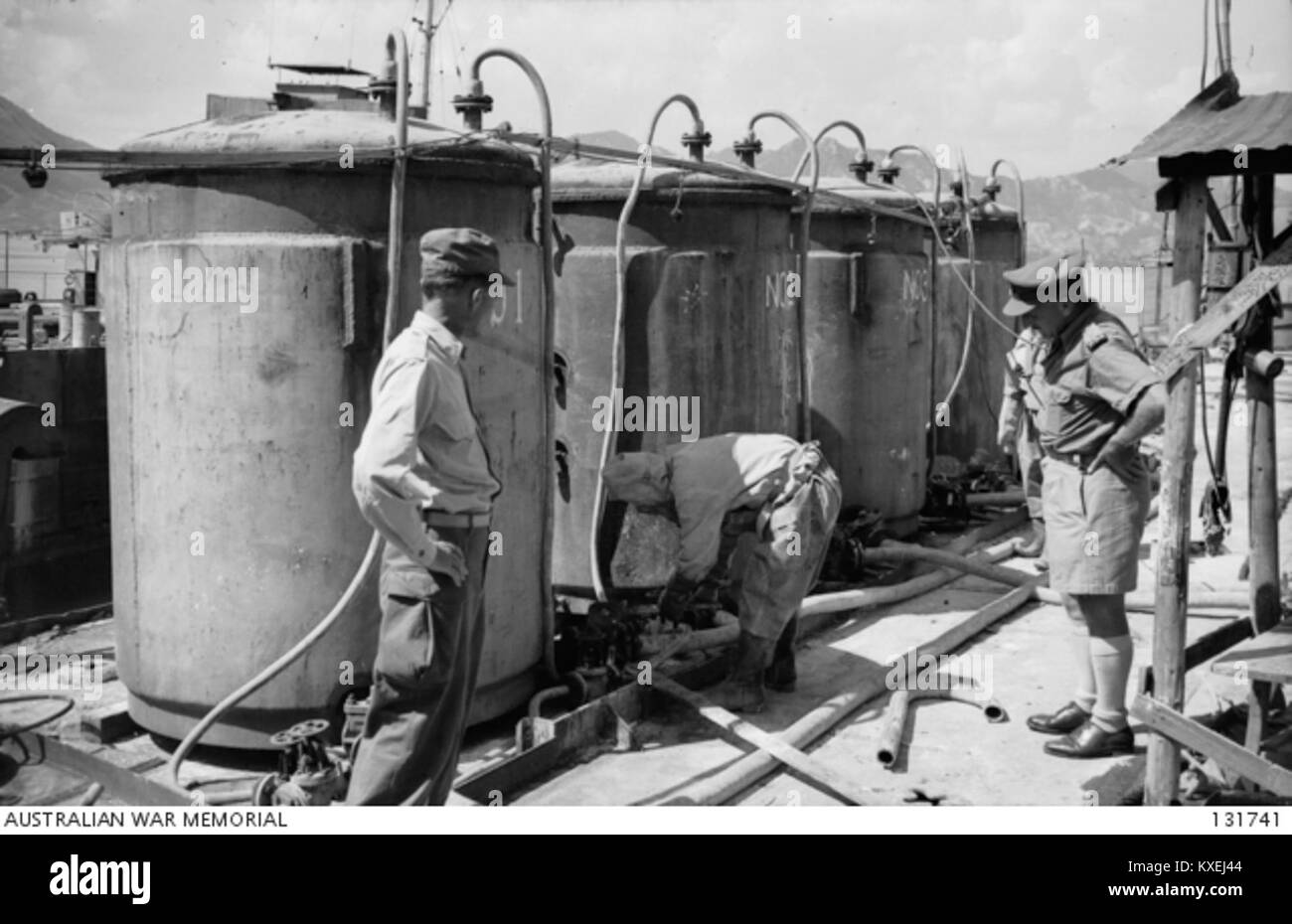 Landing ship tank hi-res stock photography and images - Alamy