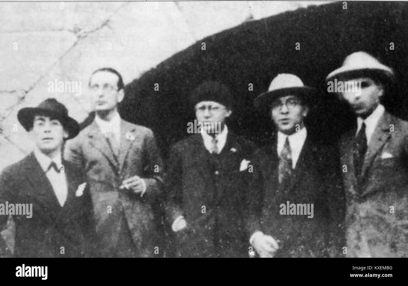 A group of contributors to the 1924 edition of the *Ronsel* magazine ...