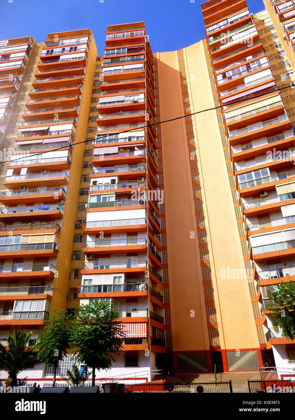 Edificio colmena hi-res stock photography and images - Alamy