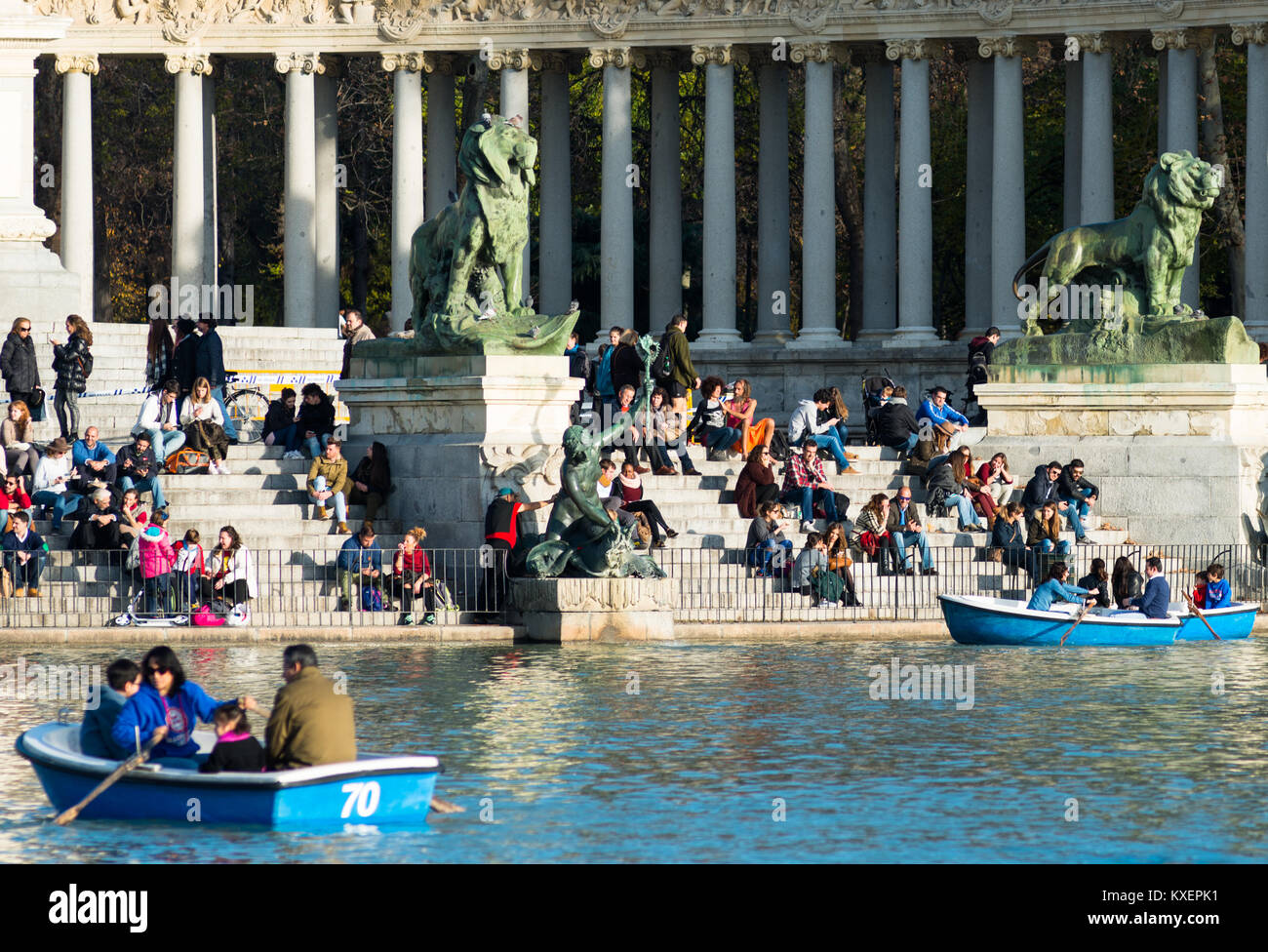 Boating on the main lake in Beun Retiro park, Madrid, Spain Stock Photo ...