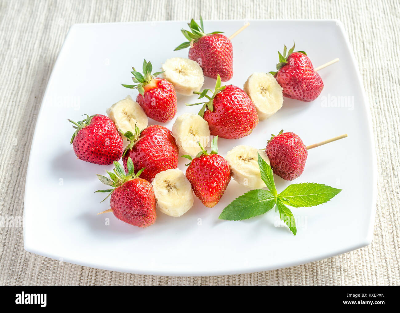 Strawberry and banana skewers hi-res stock photography and images - Alamy