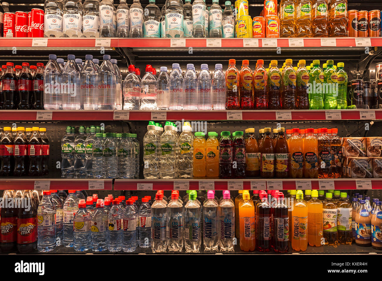Chiller rack hi-res stock photography and images - Alamy