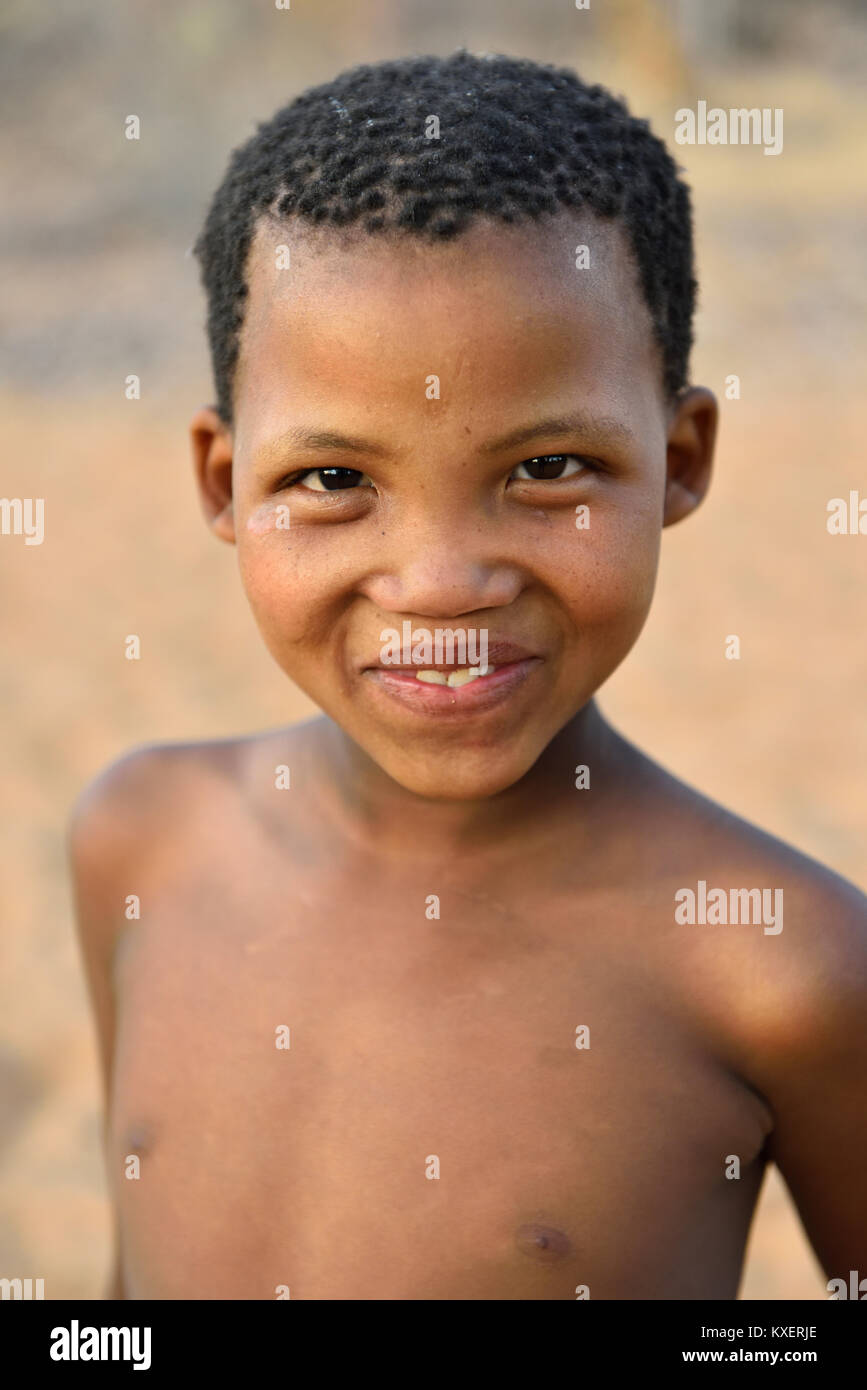 Bushman girl hi-res stock photography and images - Alamy