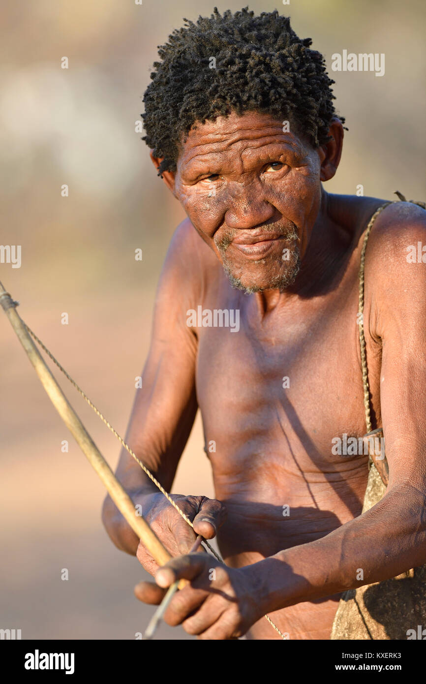 Man bow and arrow hi-res stock photography and images - Alamy