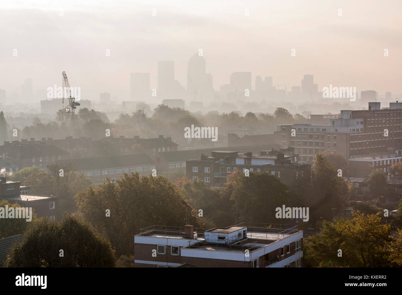 London pollution skyline hi-res stock photography and images - Alamy