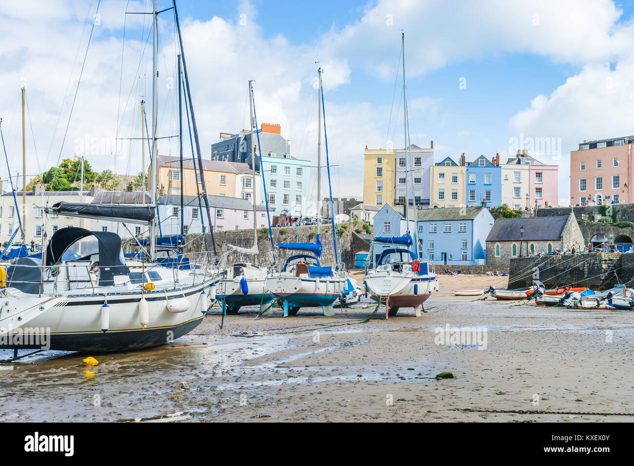 Tenby bay hi-res stock photography and images - Alamy