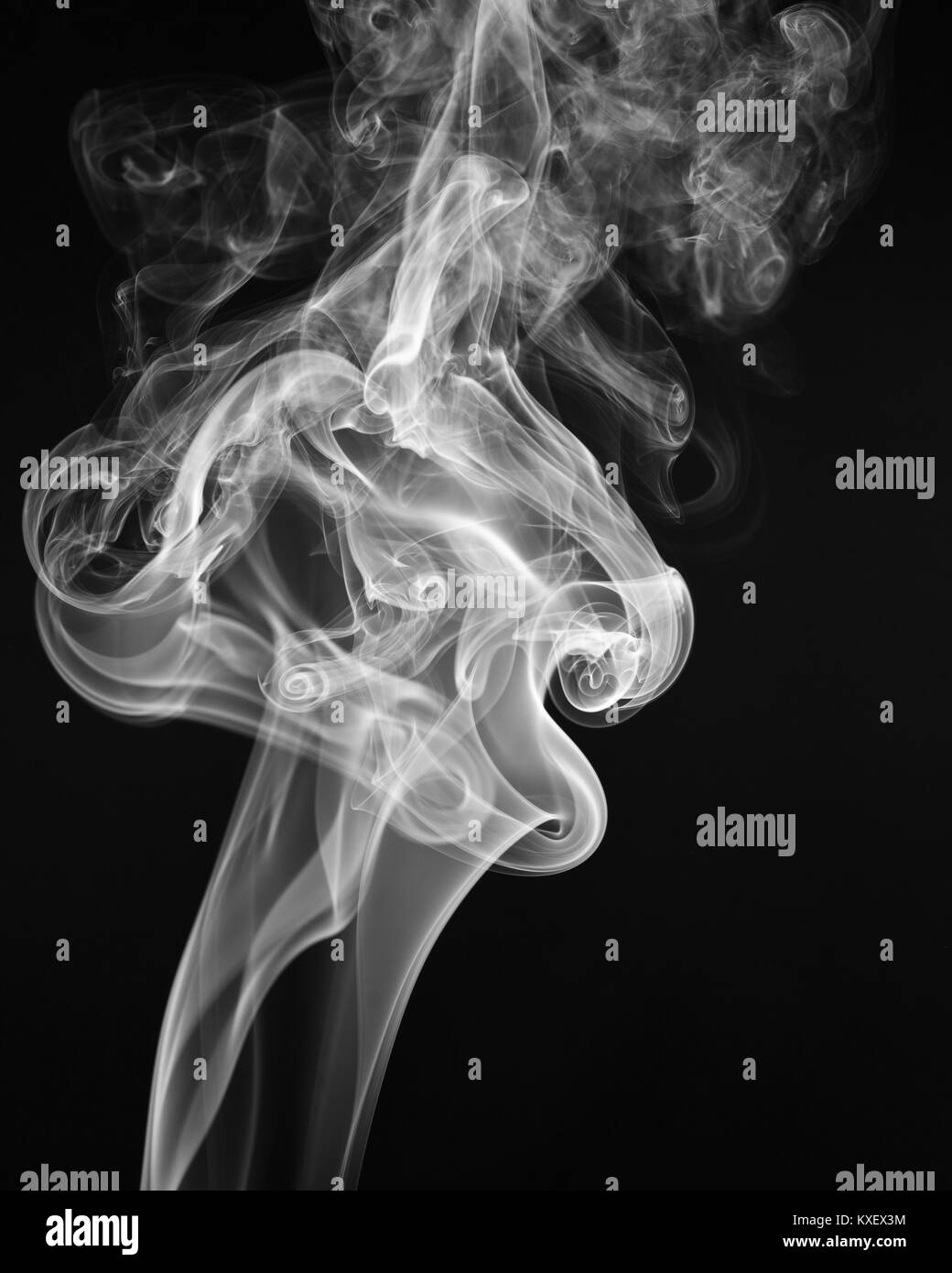 White flowing smoke cloud hi-res stock photography and images - Alamy